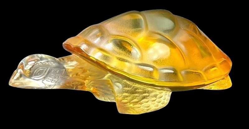 Lot 163 - Lalique Caroline Turtle Sculpture.
