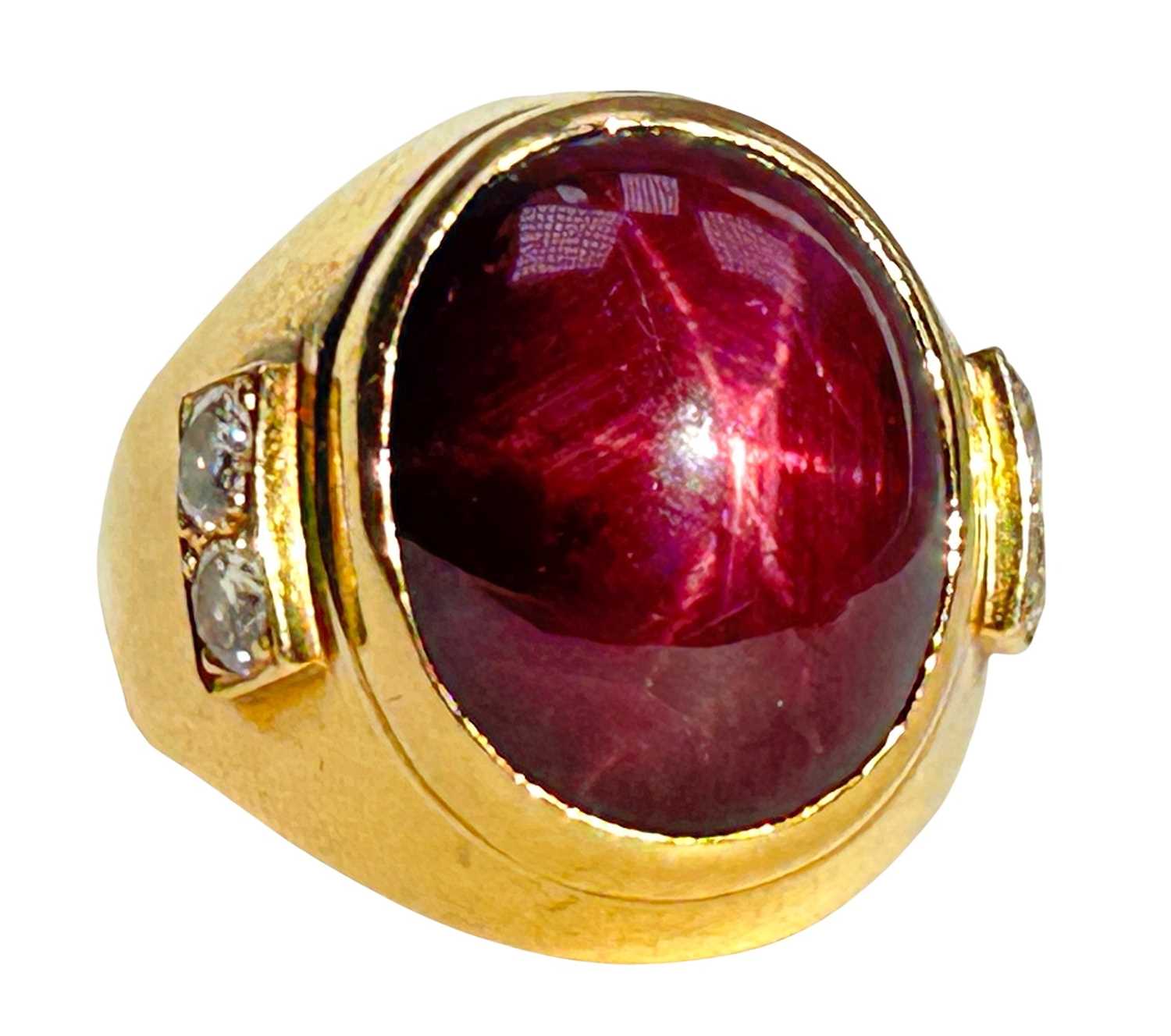 Lot 137 - Star Ruby Ring.
